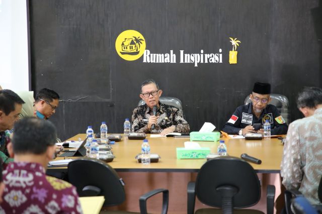 Sekdaprov Fahrizal Hadiri Rapat Pembahasan APBN 2022 dan 2023 Bersama ... Sekdaprov Fahrizal Hadiri Rapat Pembahasan APBN 2022 dan 2023 Bersama ...
